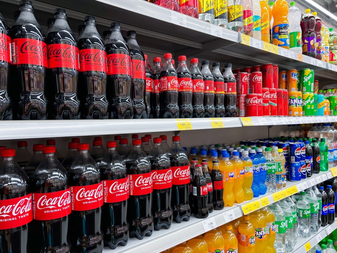 Coca-Cola roept met spoed blikjes en flessen terug: “Er zit een ...
