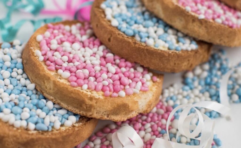 Beschuit met blauwe muisjes voor deze bekende Nederlander!