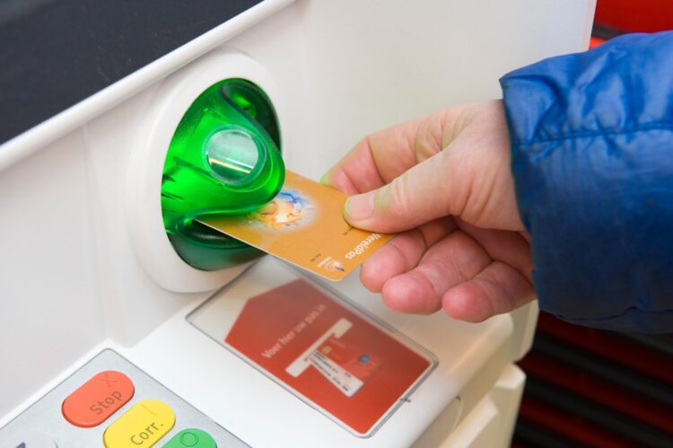 Nederlandse banken komen met slecht nieuws voor klanten: ‘Schandalig ...